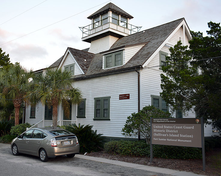 Sullivan's Island Lighthouse - Charleston-SC.com